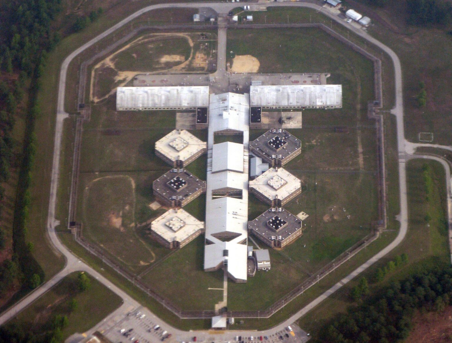 Flying Drones Over Alabama Prisons Now A Felony
