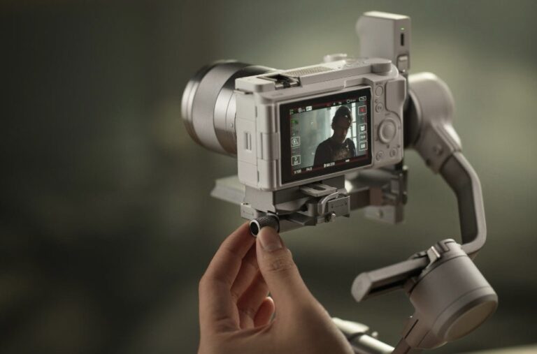 DJI RS 4 Mini Combo: Compact Gimbal With AI Tracking Priced At $430