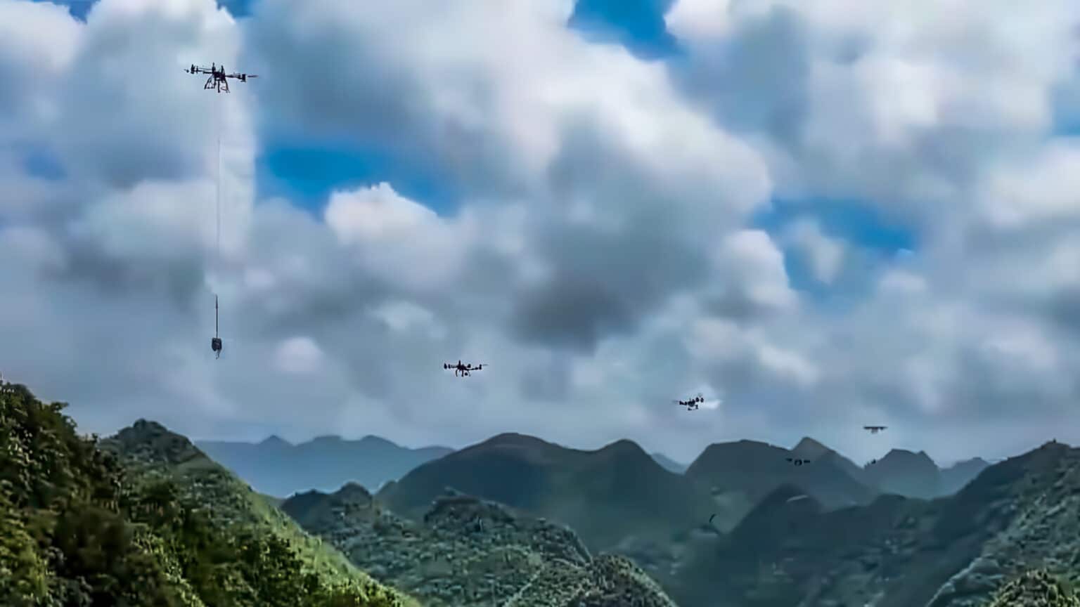 Chinese Drones Haul 180 Tonnes Up A Mountain: A Solar-Power