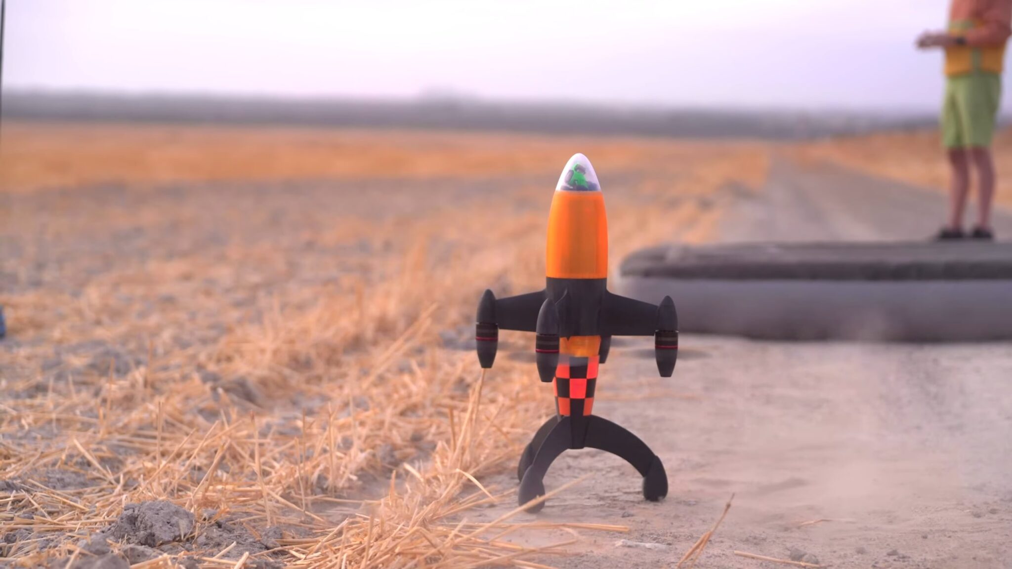 Luke Maximo Bell’s Peregreen V4 Goes 408 Mph, New Guinness "Fastest ...